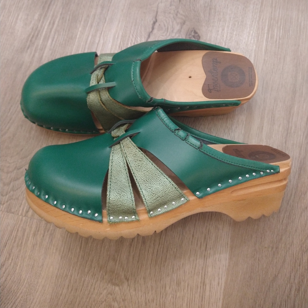 Troentorps 2 Tone Green Wooden Clogs. Size 41 - Gem